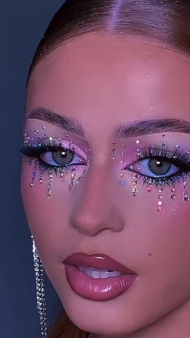 50 Easy & Creative Festival Makeup Ideas in 2024