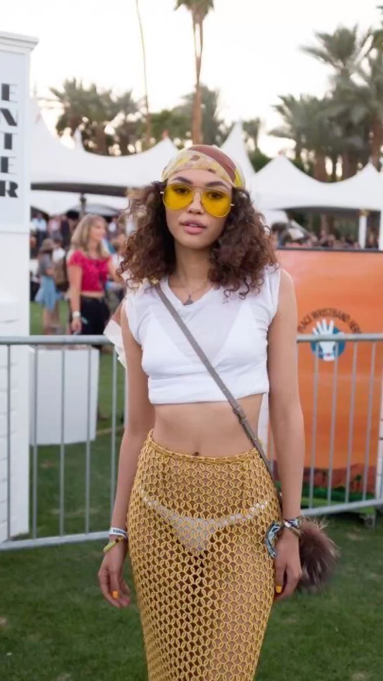 50 Cute & Trendy Coachella Hairstyles in 2024