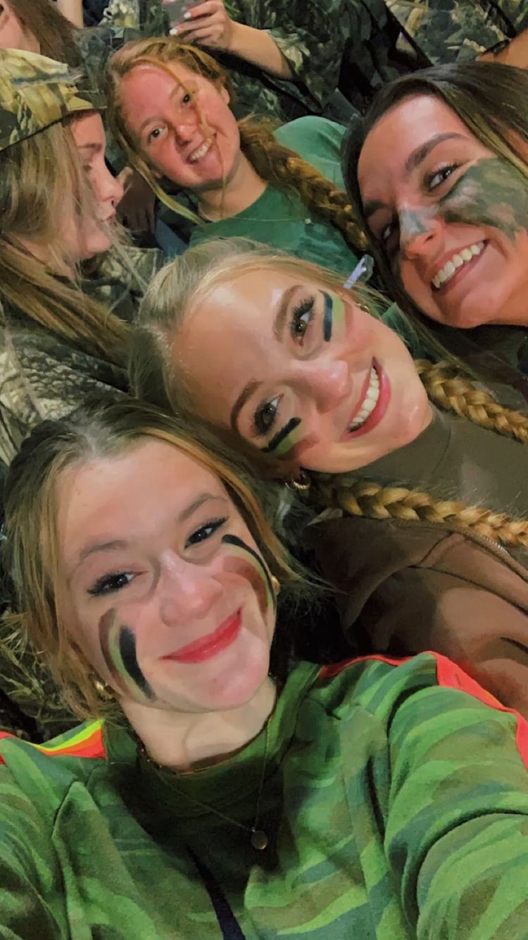 25 Cute College Game Day Face Paint Ideas