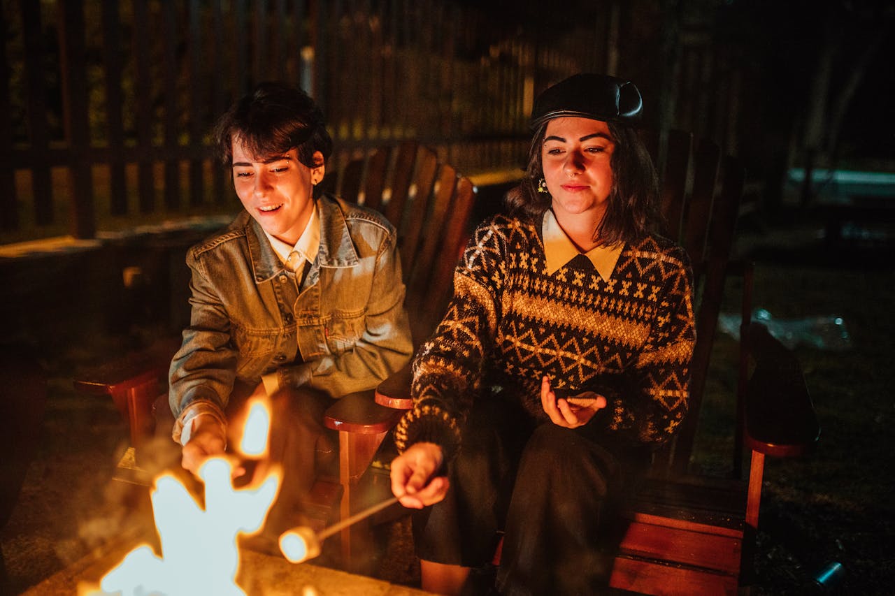12 Golden Rules of Friendship That Still Hold Up Today