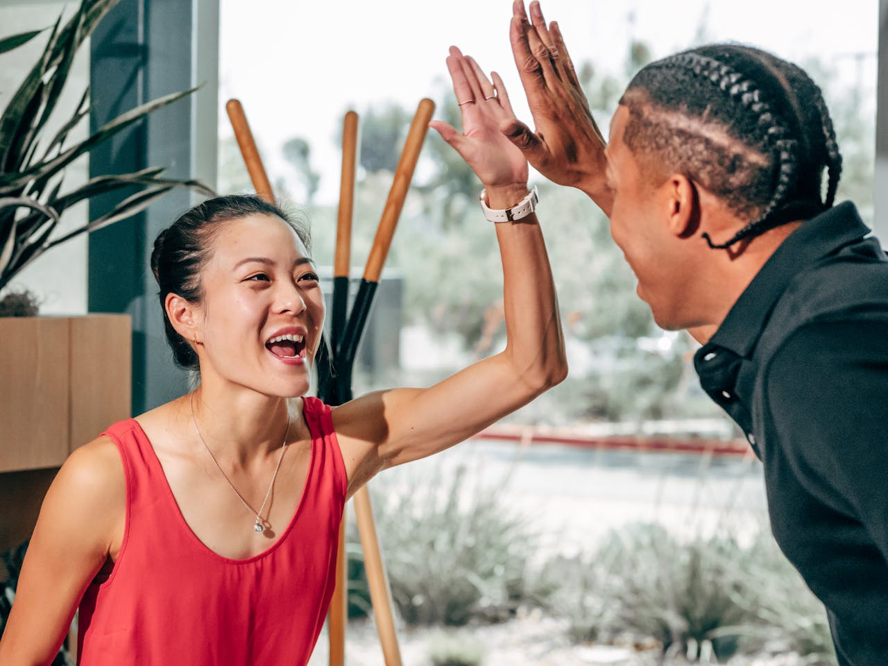 12 Golden Rules of Friendship That Still Hold Up Today