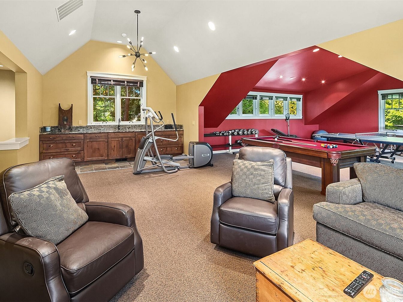 $10M Estate with 140 ft of Beachfront & Breathtaking Views of Puget ...