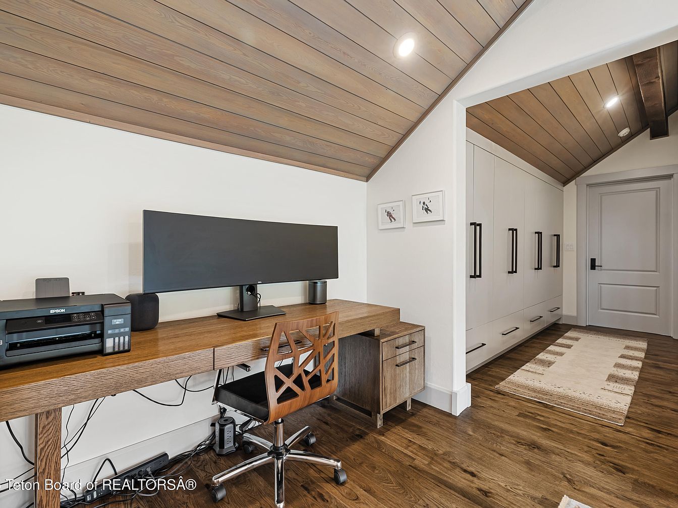 One-of-a-Kind Modern Alpine Retreat in Wyoming with Seamless Indoor ...