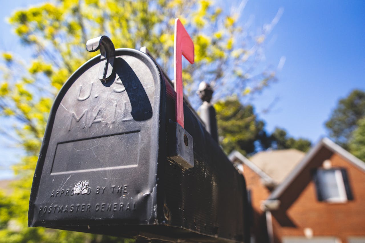 9 Oddly Fascinating Facts About Why Mailboxes Have Flags