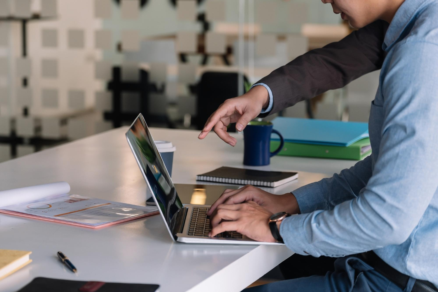 11 Cringe-Worthy Email Sign-Offs We Need to Retire