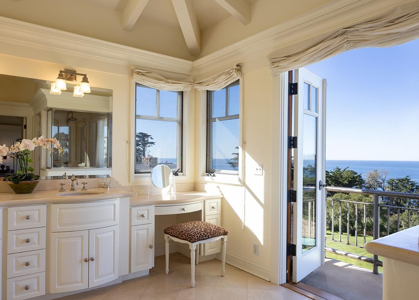 $16M 1921 Craftsman Estate in California: A Private 14-Acre Sanctuary ...