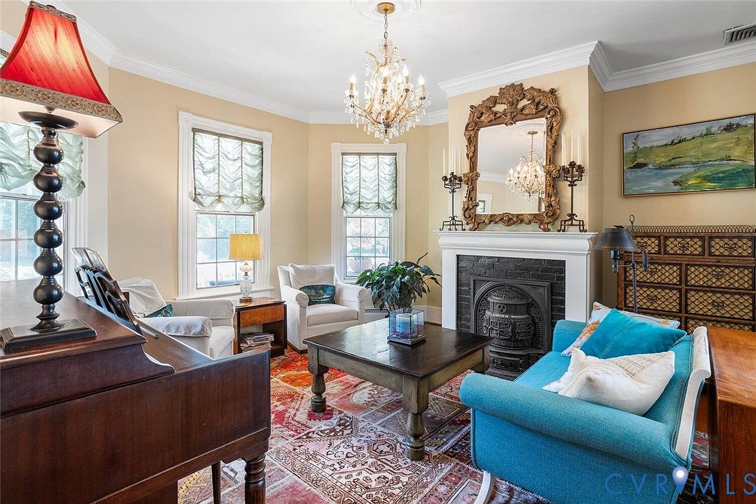 Discover Gravel Hill: A 1906 Midlothian Estate Blending Historic Charm ...