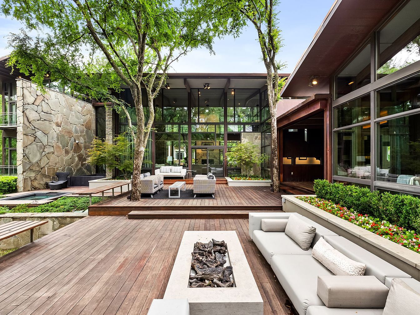 A Contemporary Treehouse Retreat in Texas Designed by Renowned ...