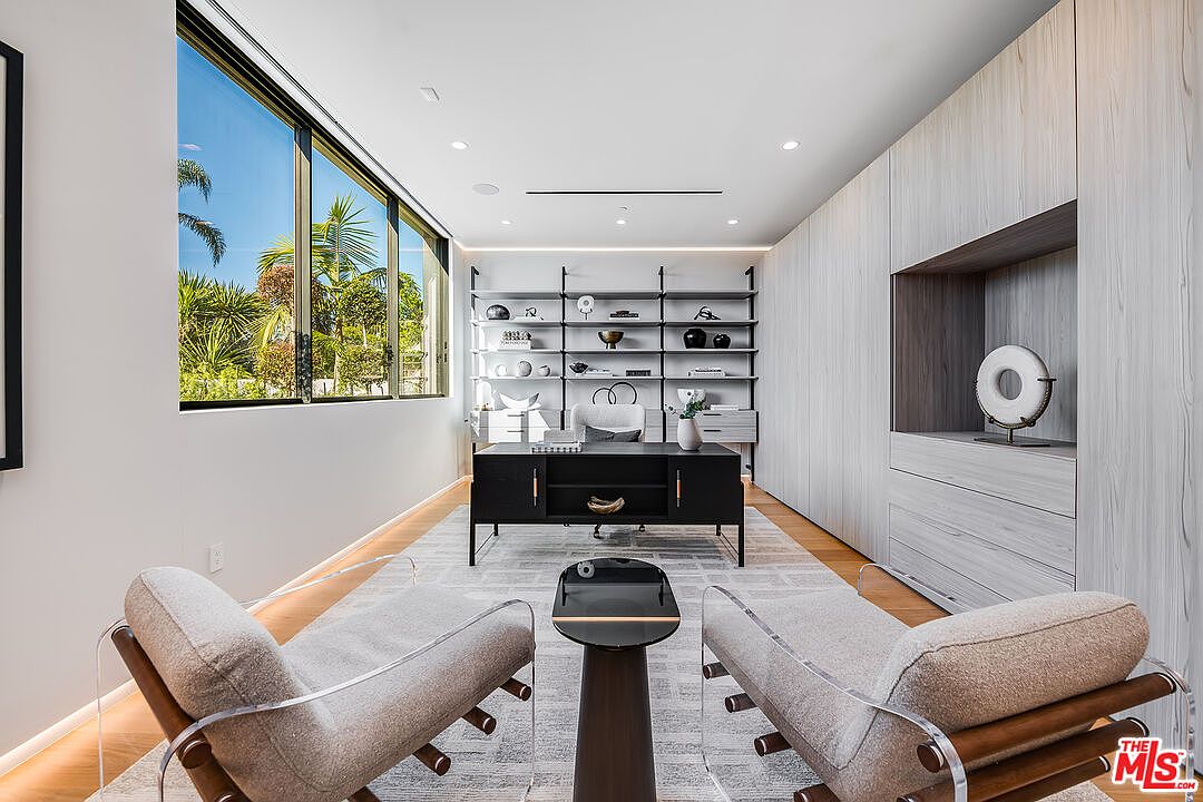 $38M Contemporary Architectural Marvel in Los Angeles, Promising ...