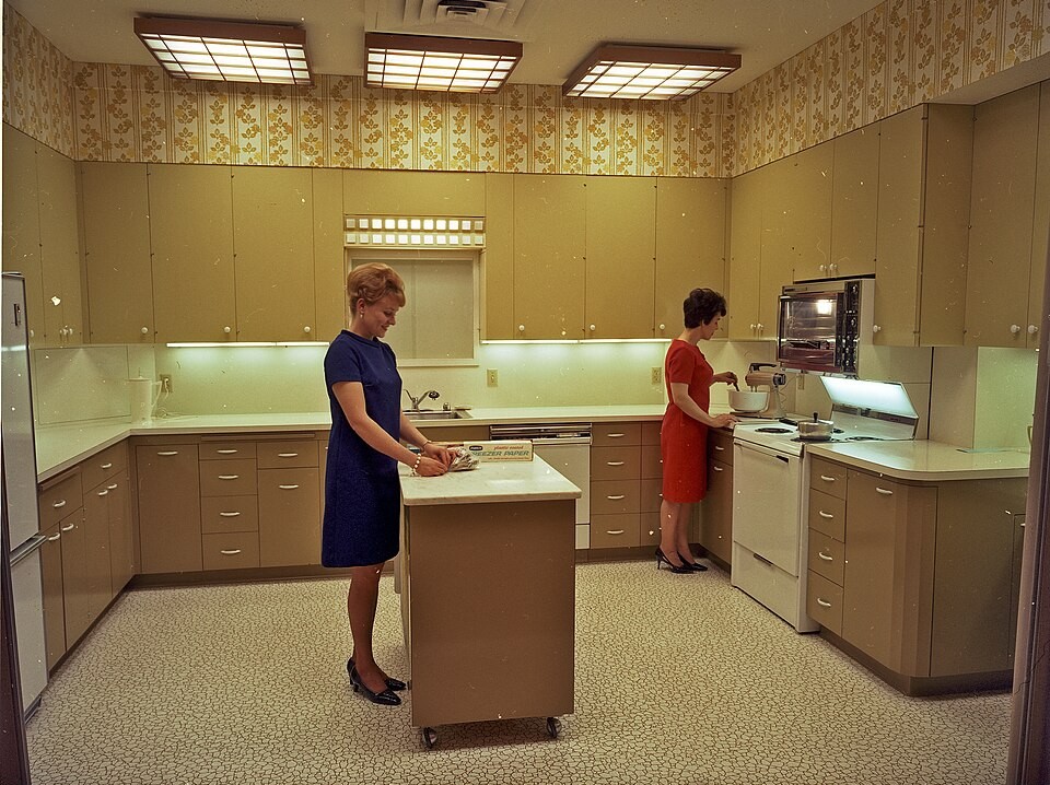 9 Secret Design Flaws That Dated Every 1990s Kitchen