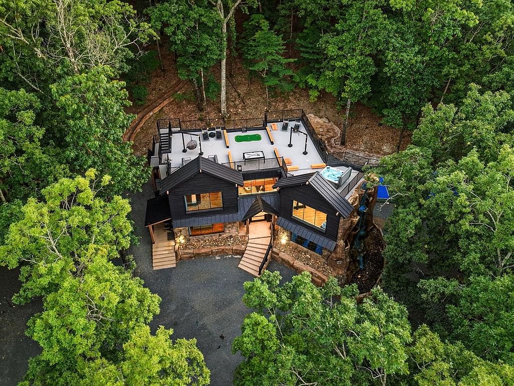 $3.9M Modern Retreat in Oklahoma, Where Nature's Majesty Meets ...